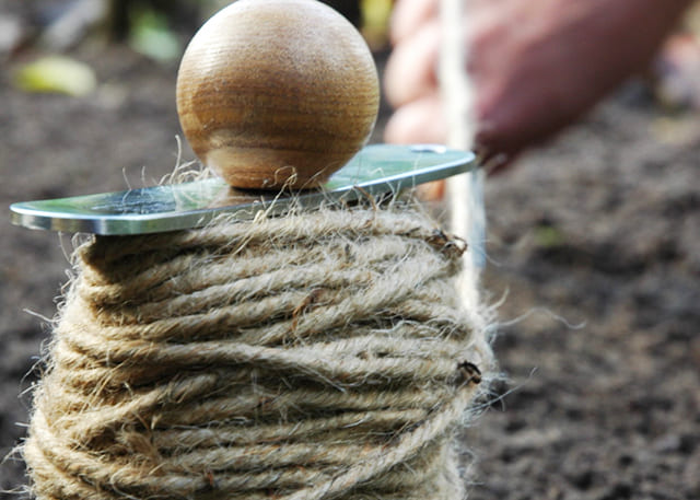 Cordeau de jardinier en acier inoxydable et bois de frêne